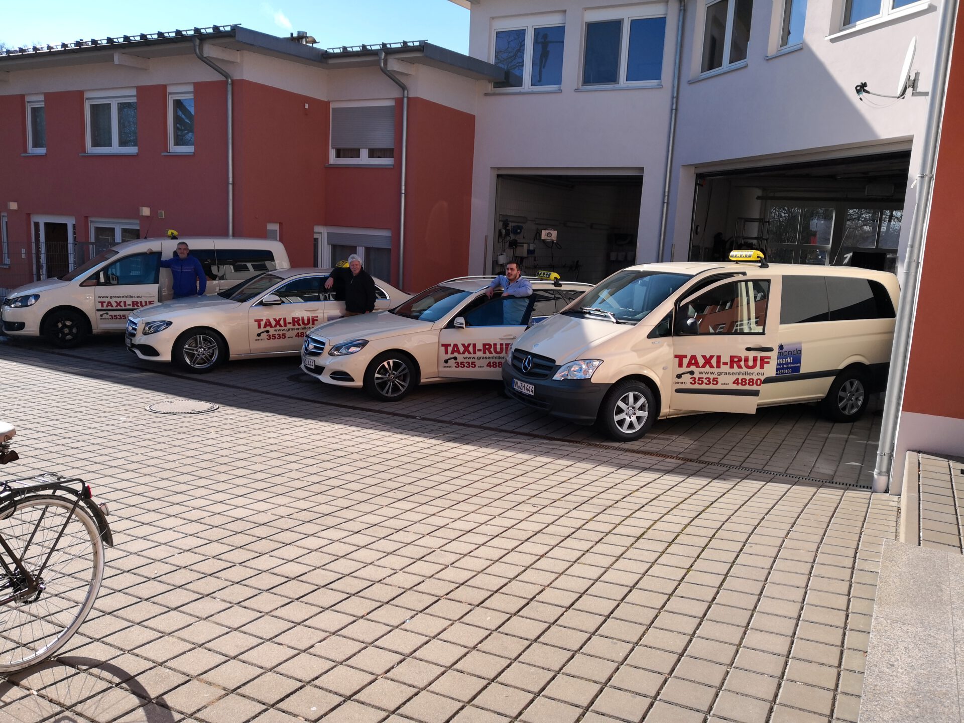 Taxi-Ruf Grasenhiller Neumarkt - (09181) 3535 oder 48800
